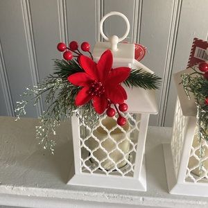 Holiday | Nwt Set Of 2 Beautiful White Red Floral Holiday Led Light Up ...